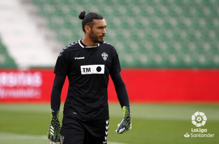 Gazzaniga convence en la portería del Elche - DiarioFranjiverde.com