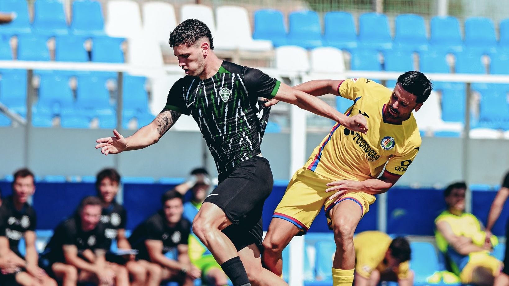 Álvaro Rodríguez debuta con gol y el Elche logra su segundo triunfo de ...